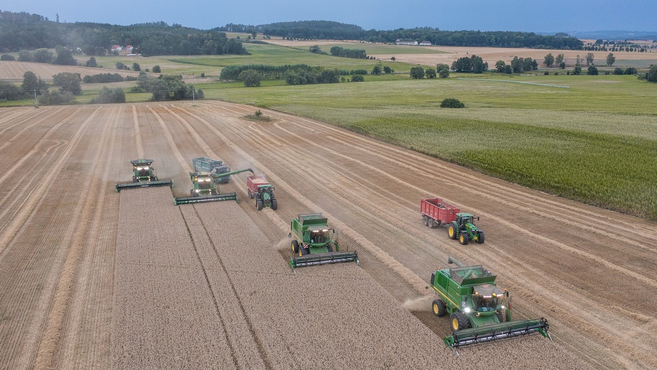 Poslední metry žní 2024 - JOHN DEERE S785i, S770i, T660 & T560.. - YouTube