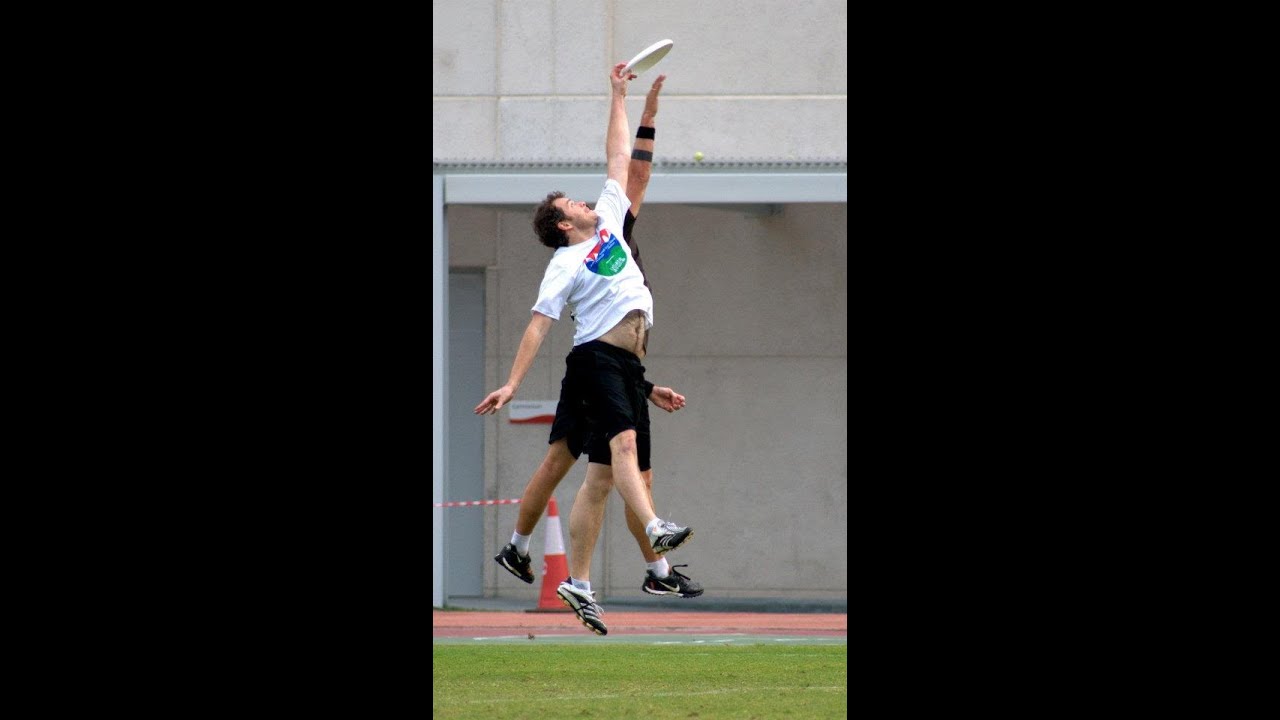 Ultimate Frisbee Dubai :) - YouTube