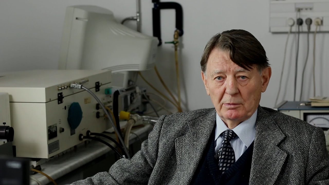 Poweros interjú Dr. Mink János professzor úrral - YouTube