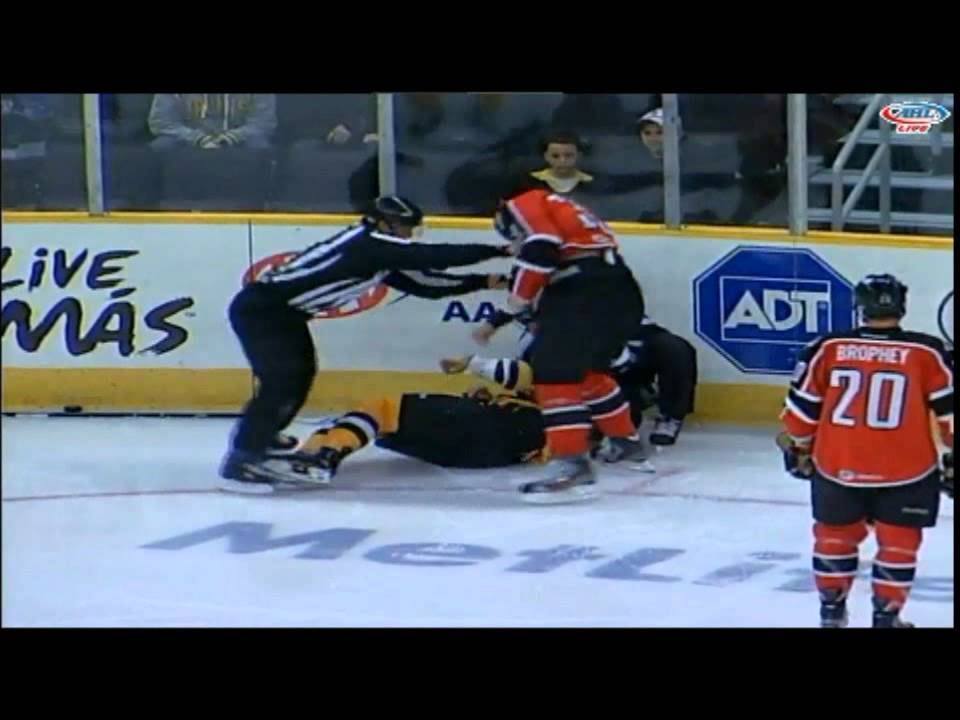 Lane MacDermid vs Mark Louis - YouTube