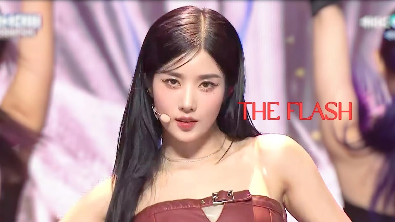 권은비(KWON EUNBI) - The Flash (교차편집 | Stage Mix | 一键换装) - YouTube