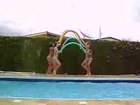 Dança na piscina