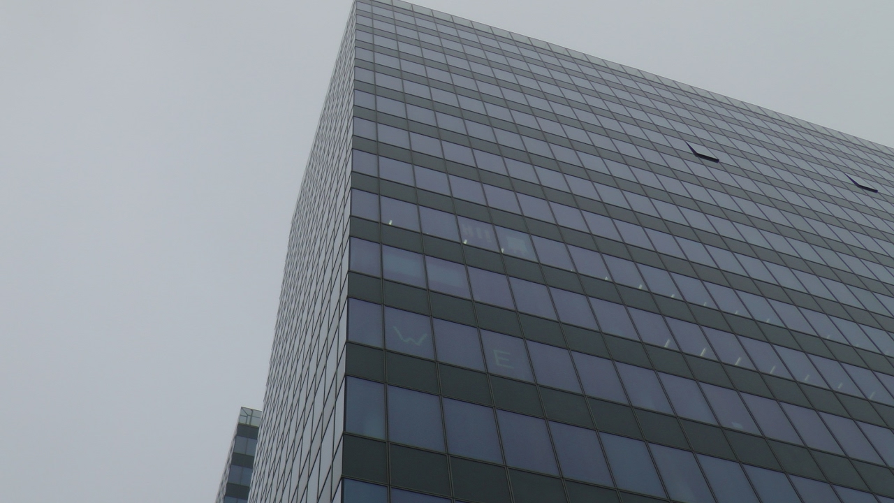 Skyrun Duna Tower az Éjjel-Nappal Budapest sztárjával - YouTube