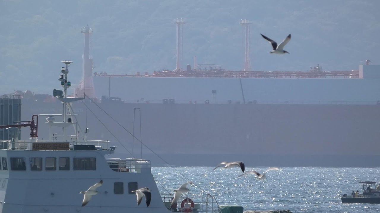 LNG Tanker VALENCIA KNUTSEN Knutsen Group Tank ship タンカー 明石海峡 - YouTube