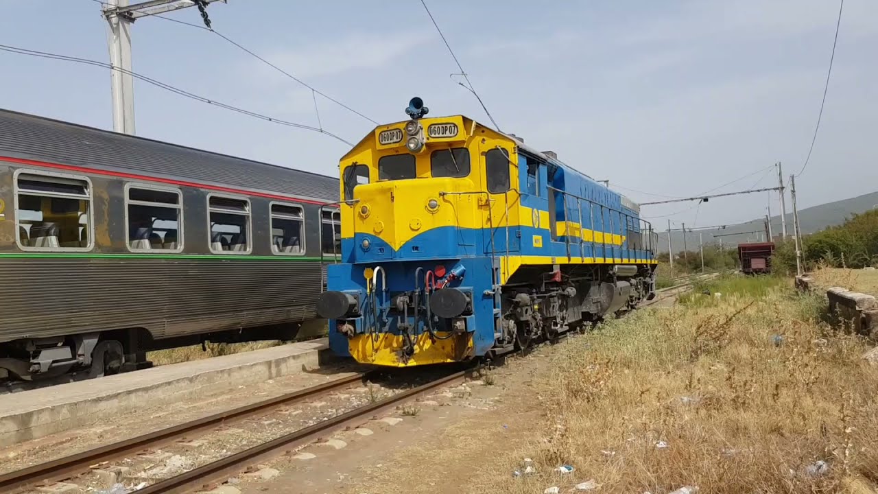 EMD GT26 HCW-2A Acceleration - YouTube