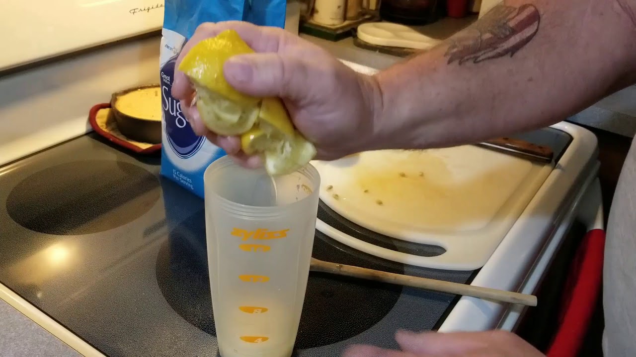 State fair lemon shake up's - YouTube