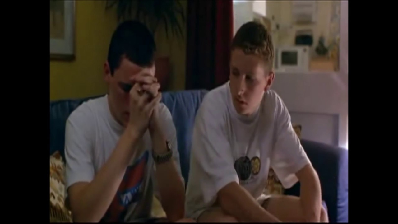 Jamie and Stu - Beautiful Thing (1996) - YouTube