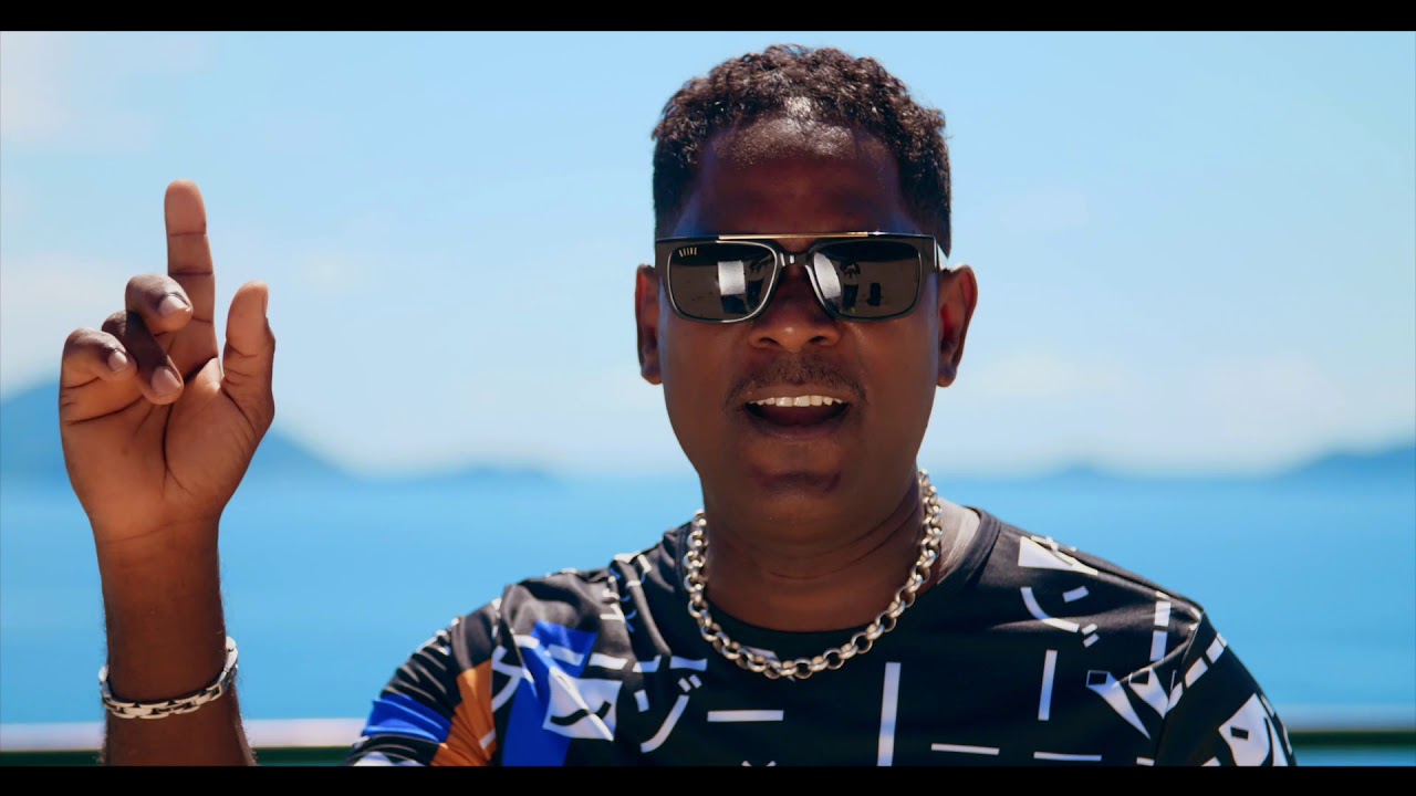 BAZ - Tout près de toi - YouTube