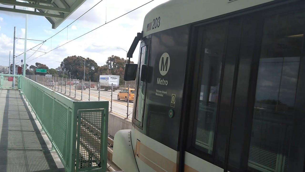Los Angeles Metro Rail 1996 Siemens P2000 #203, #209 - YouTube