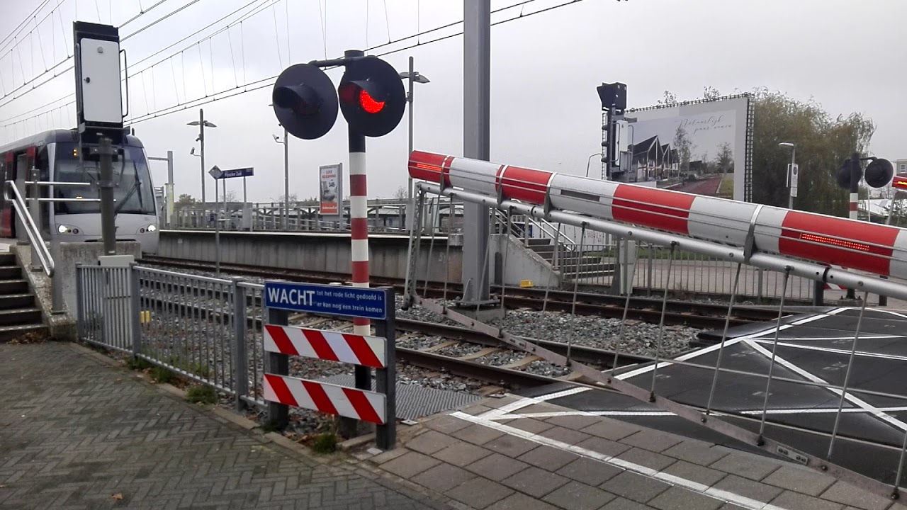 RET METRO LINE E AT PIJNACKER ZUID - YouTube