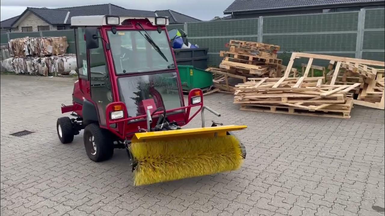 Toro Groundmaster 90R - YouTube