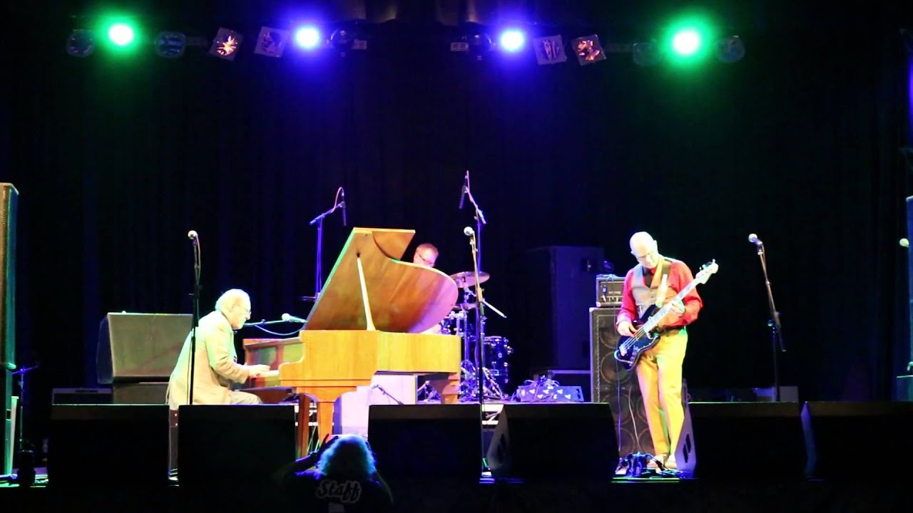 The Alain Mion Trio Plays "Mary & Jeff" by Cortex. - YouTube