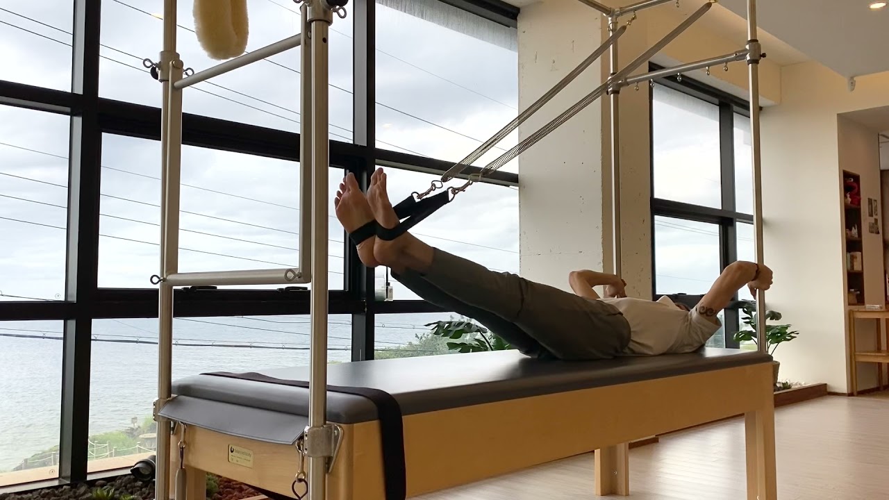 Cadillac Pilates 09. Dolphin Oblique - YouTube