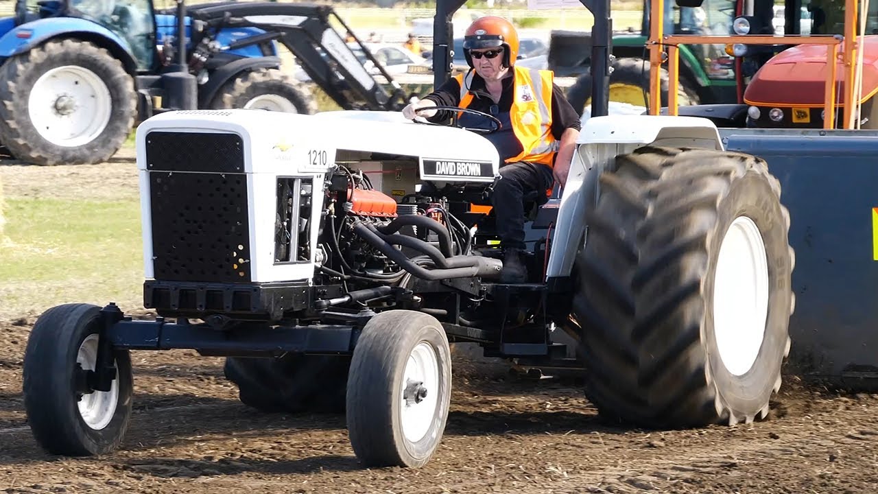 Antique V8 Tractor Pulling - 1970s David Brown 1210 at the Edendale ...