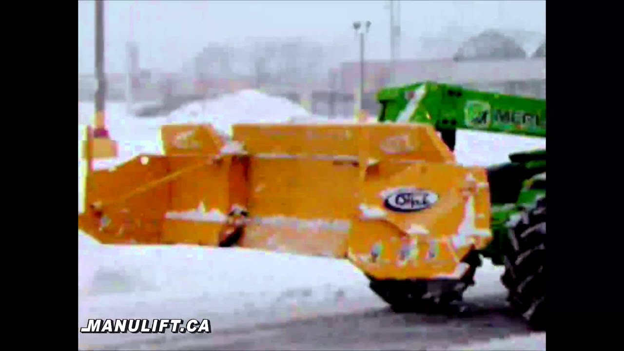 Manulift - Déneigement avec une Merlo PANORAMIC 32.6 / Snow removal ...