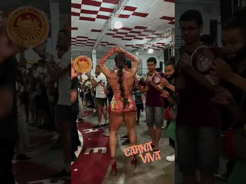 Andrea Andrade no ensaio de quadra do Porto da Pedra desta quinta!!