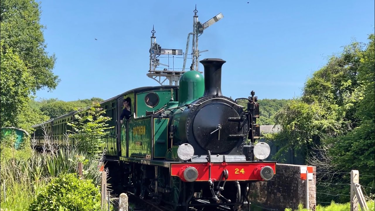 Southern Branch Line Steam - on the Isle of Wight - YouTube