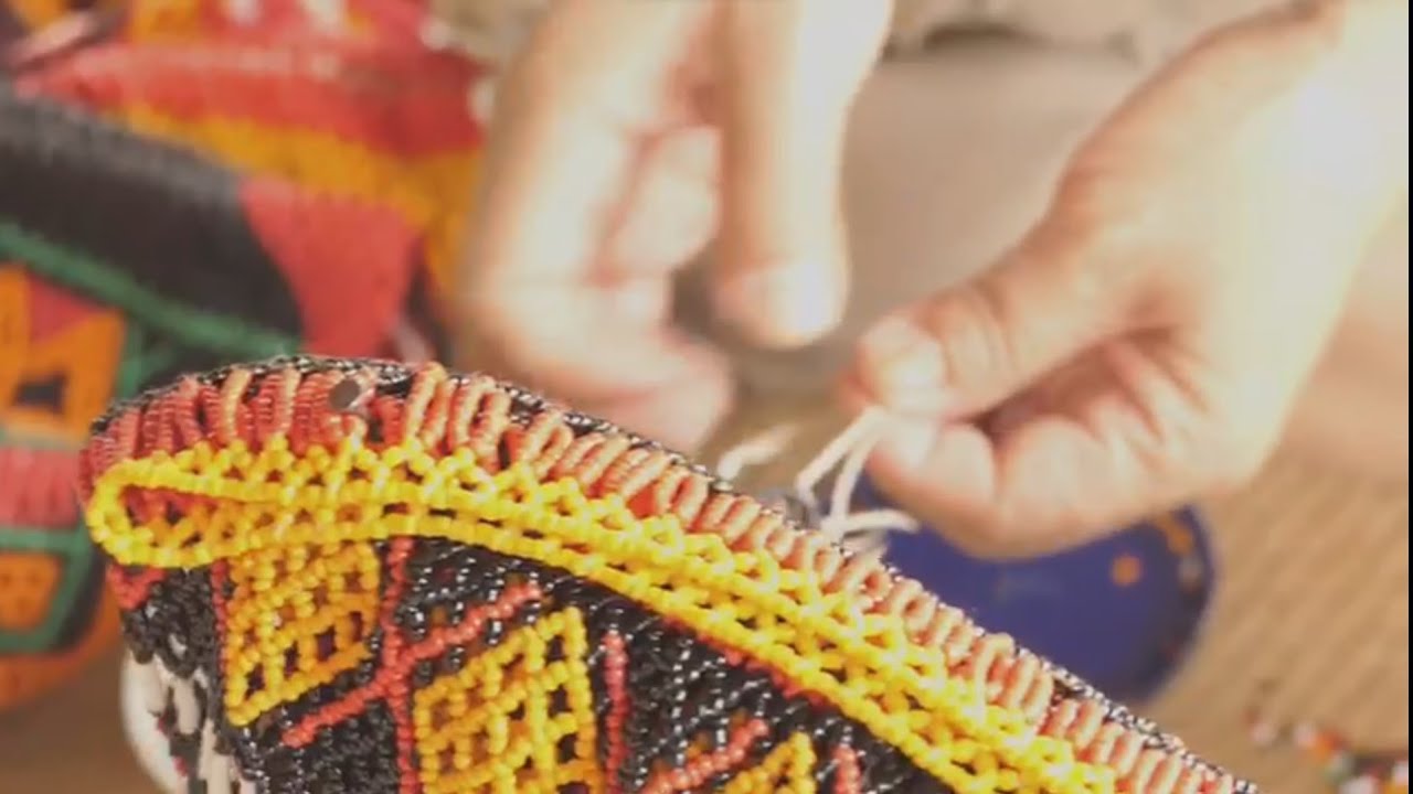 Cara Membuat Perhiasan dari Manik-manik Khas Toraja - YouTube