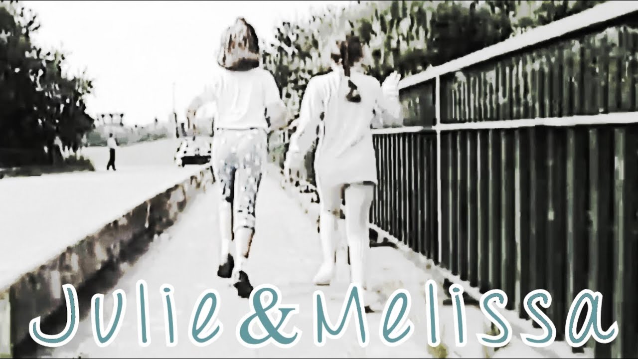 The Universe was Made to be Seen by my Eyes {Julie et Melissa} - YouTube