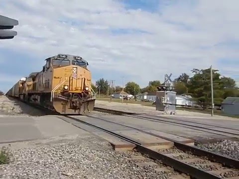 up 7140 and up 7070 (AC6000) at marceline mo - YouTube