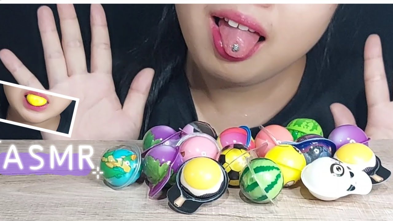 ASMR EATING:Gummy Rainbow - YouTube