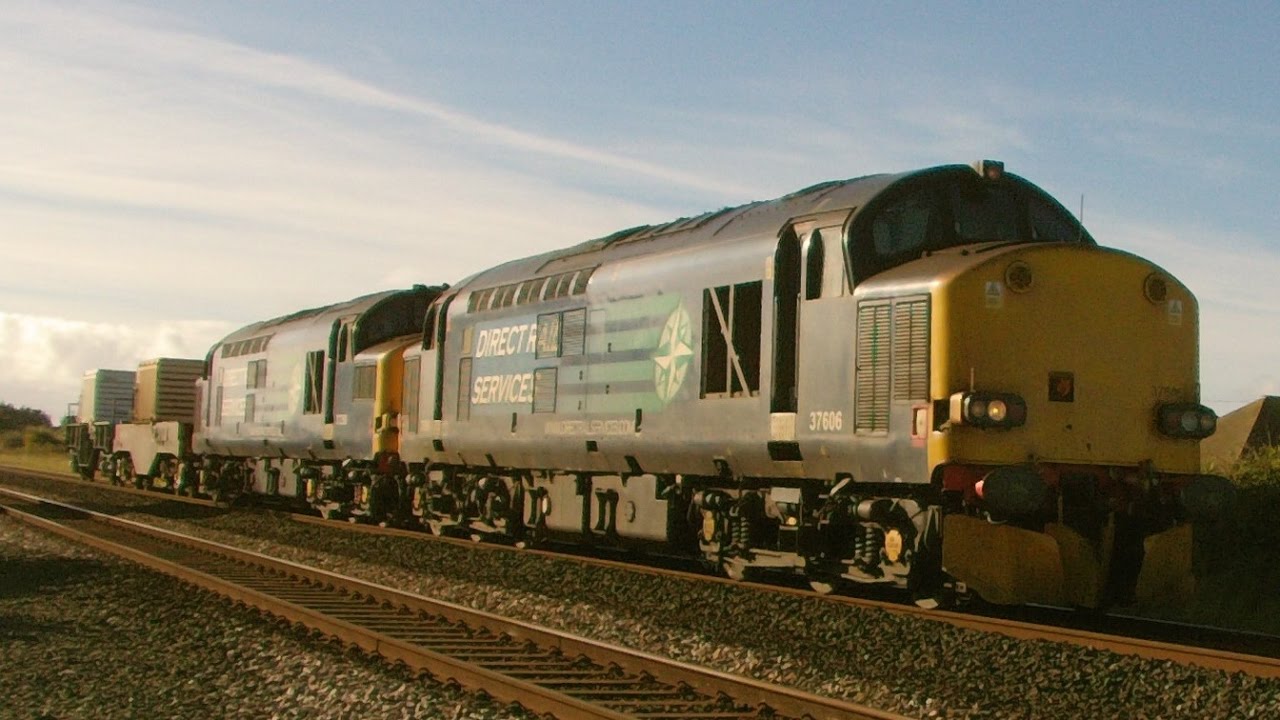Prestatyn 19.10.2016 - DRS 37606 & 37259 Valley flasks - Class 37 - YouTube