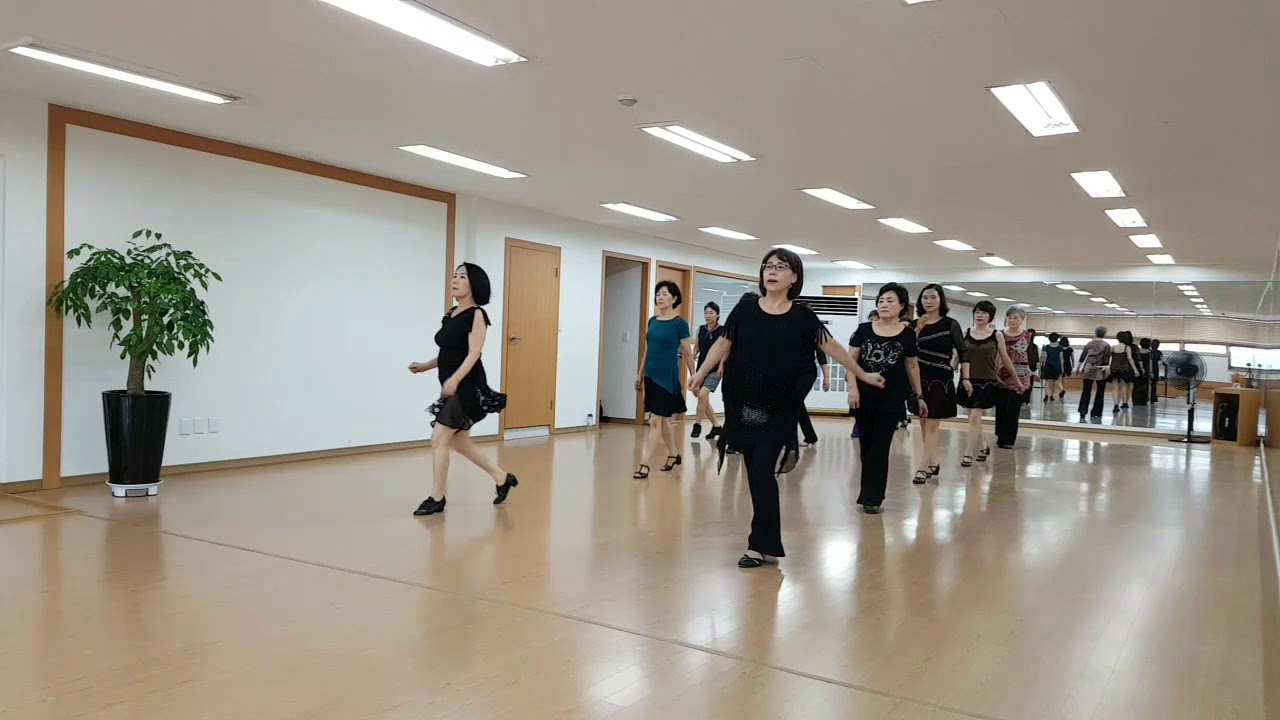 Life's Too Short - Line Dance - YouTube