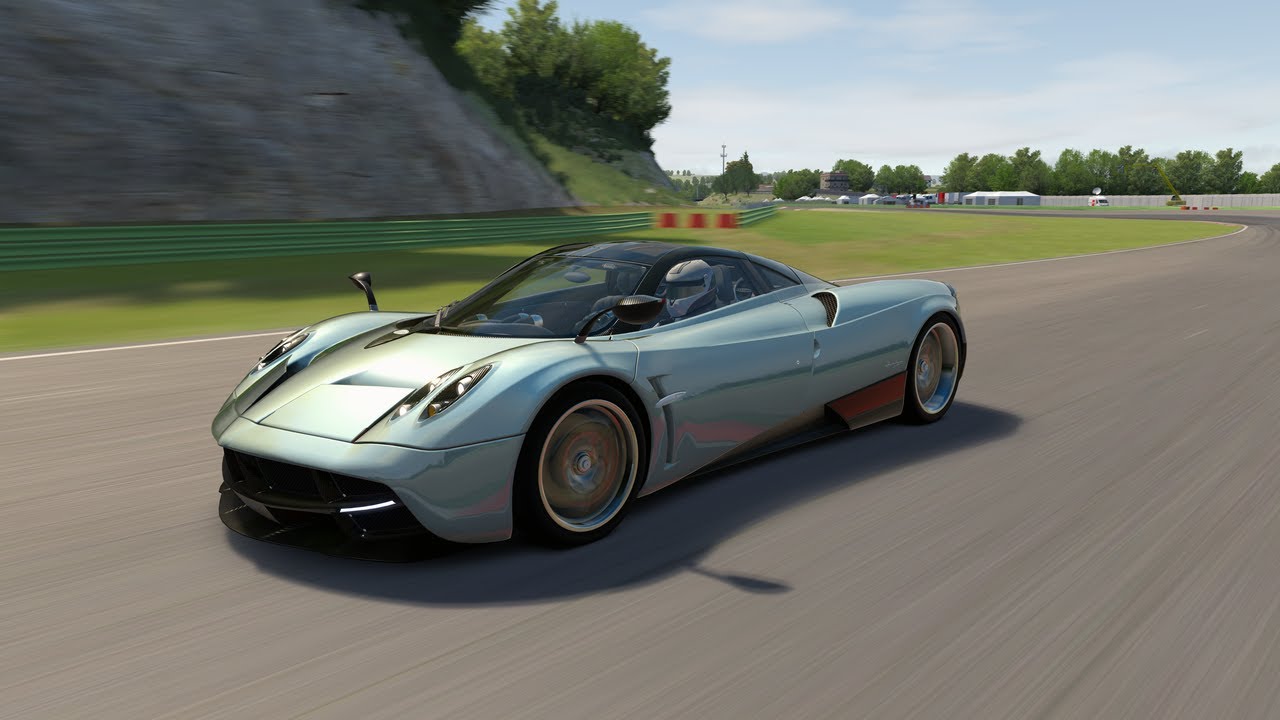 Pagani Huayra racing supercars at Vallelunga - YouTube