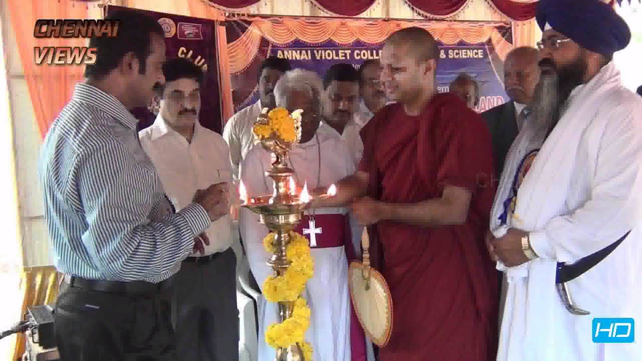 ANNAI VIOLET COLLEGE GUINNESS RECORD LONGEST FRESH FLOWER GARLAND - YouTube
