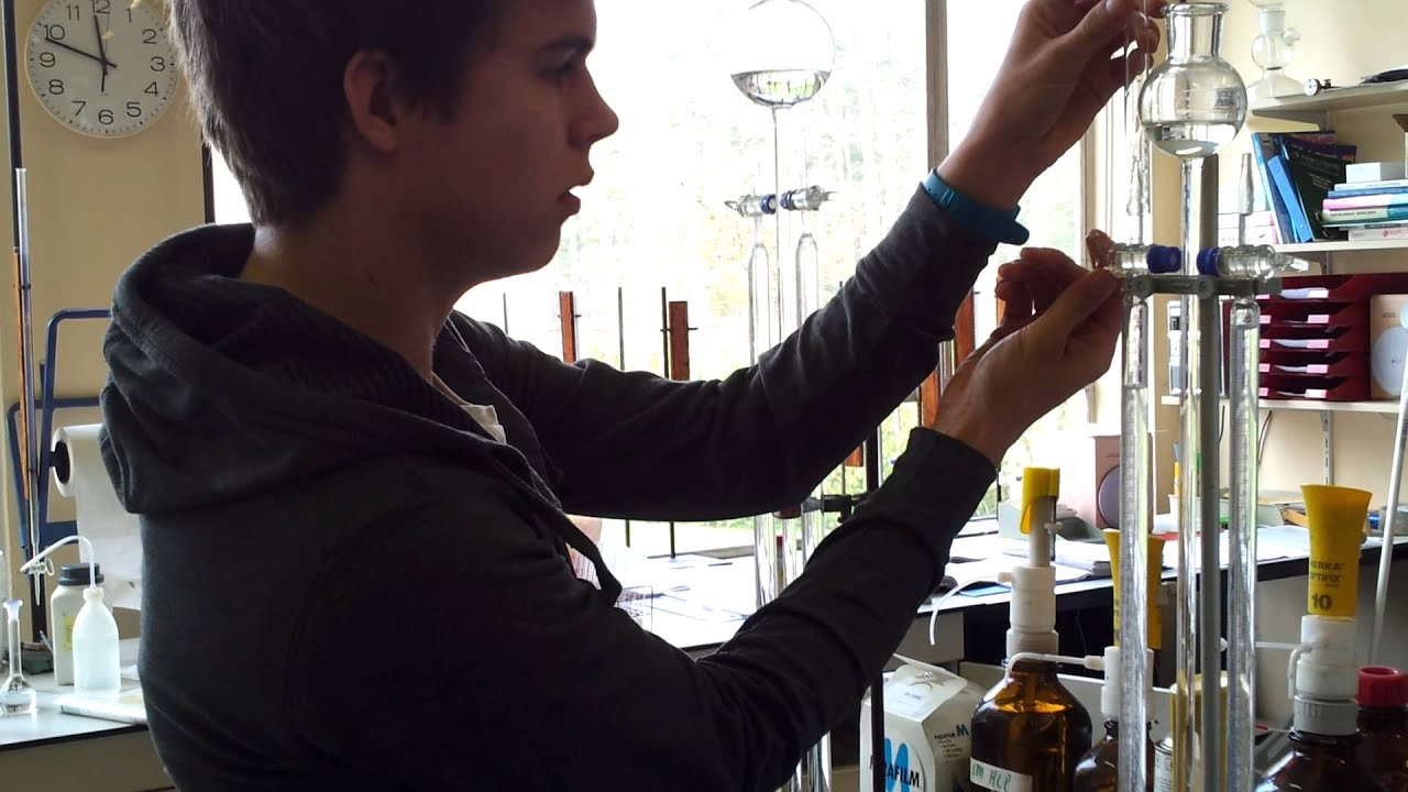 Scheikunde proef electrolyse van water - YouTube
