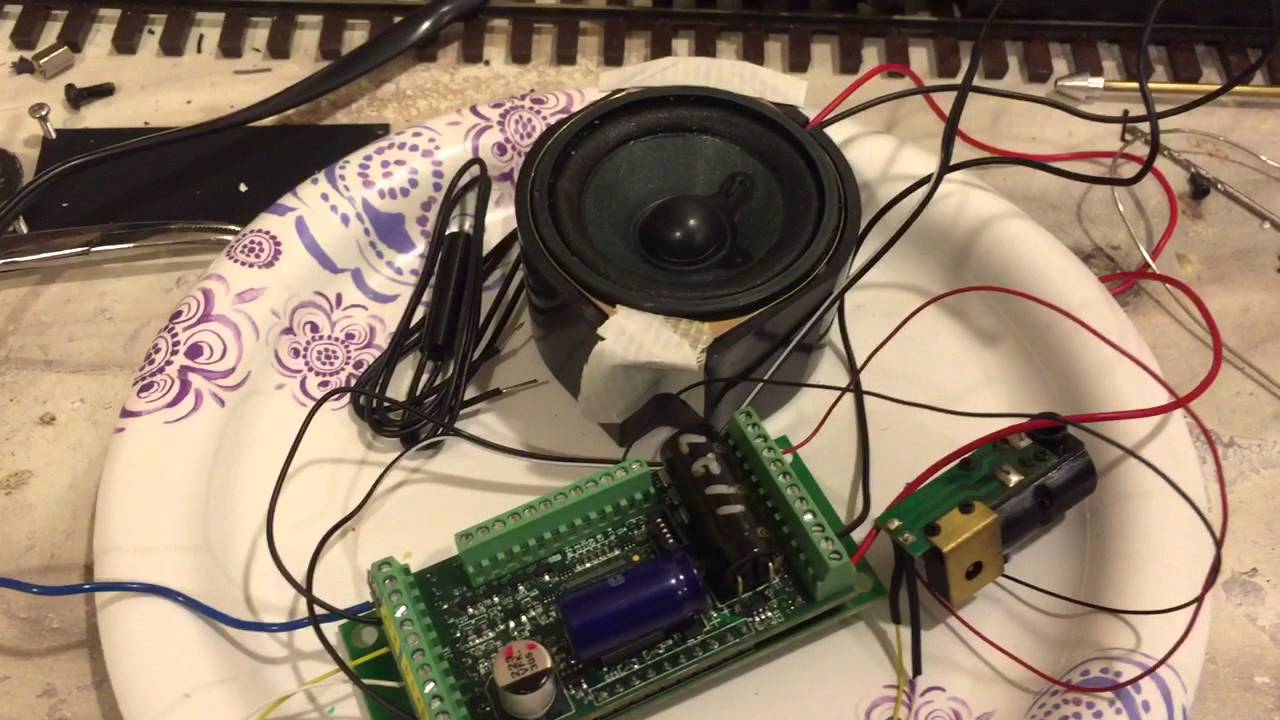 QSI Titan Magnum with MTH HO smoke unit test 2 - YouTube