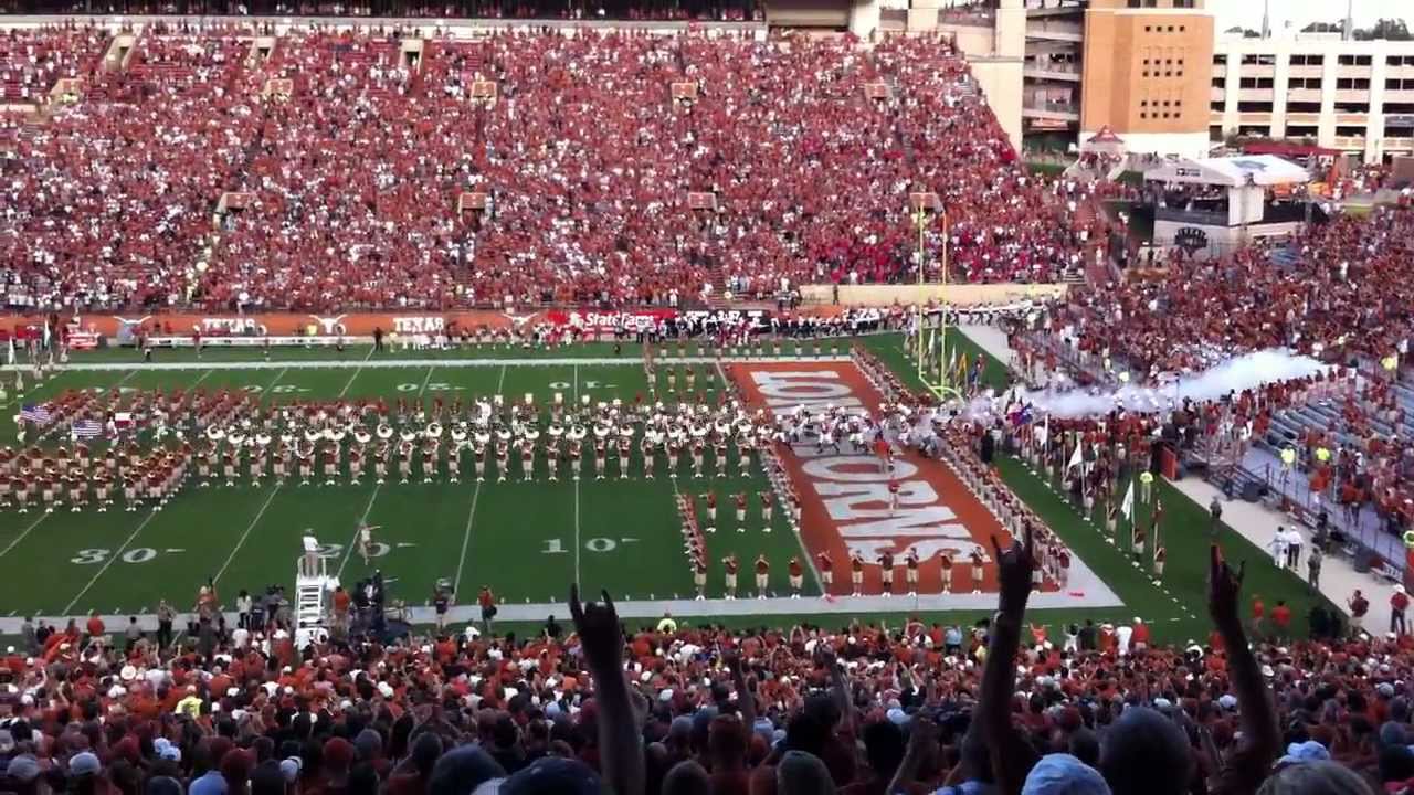 Texas Longhorns take the field as fans sing the Fight Song of the ...