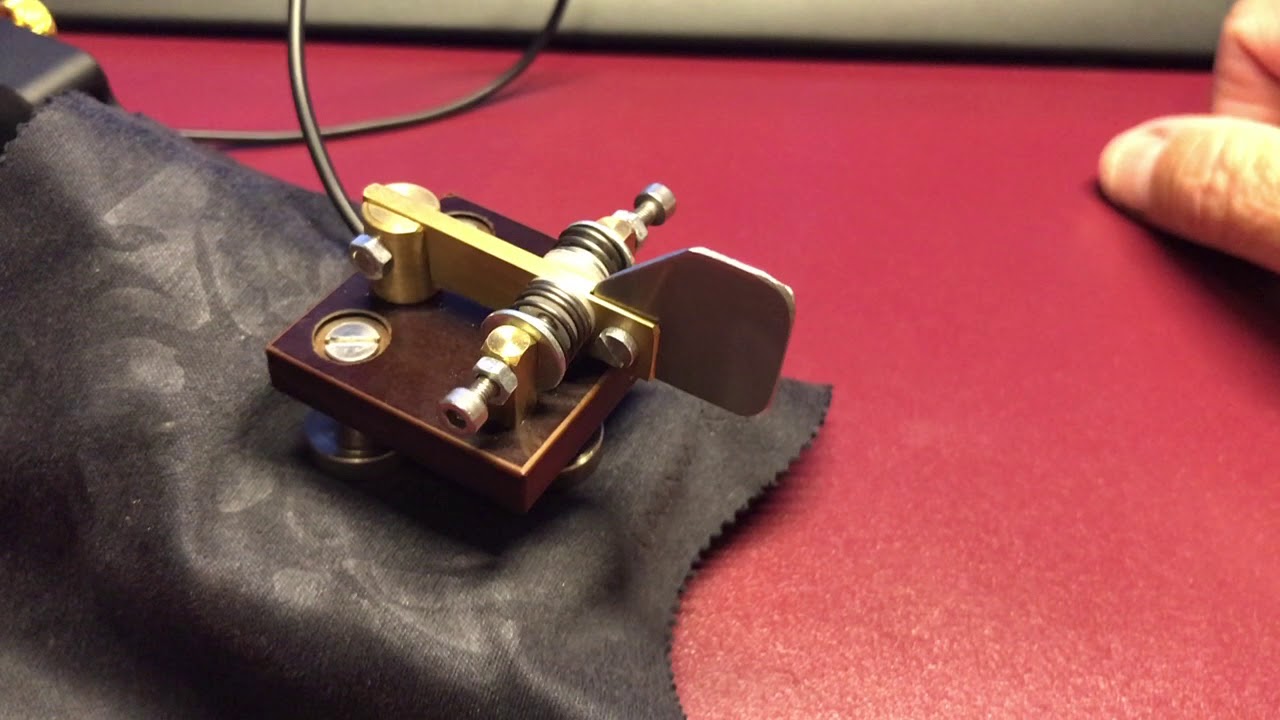 EA4GKY Single Lever QRP type paddle with a magnetic base - YouTube