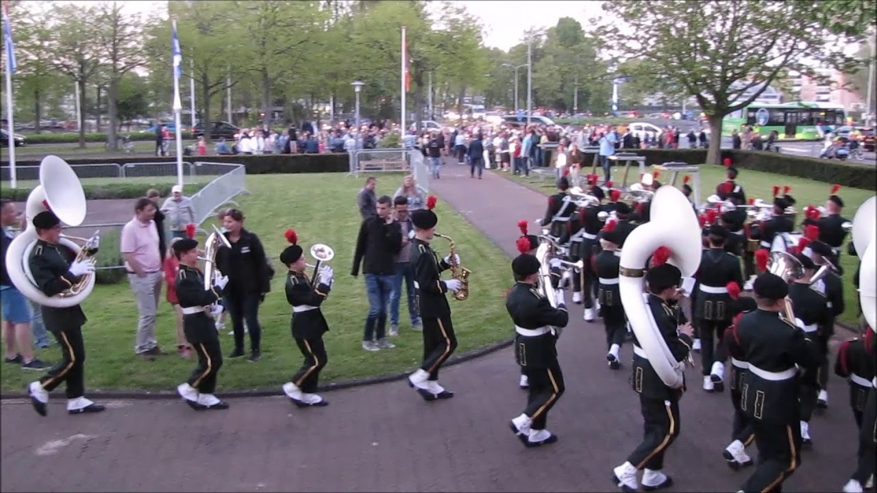 Fakkeloptocht 2018 - YouTube