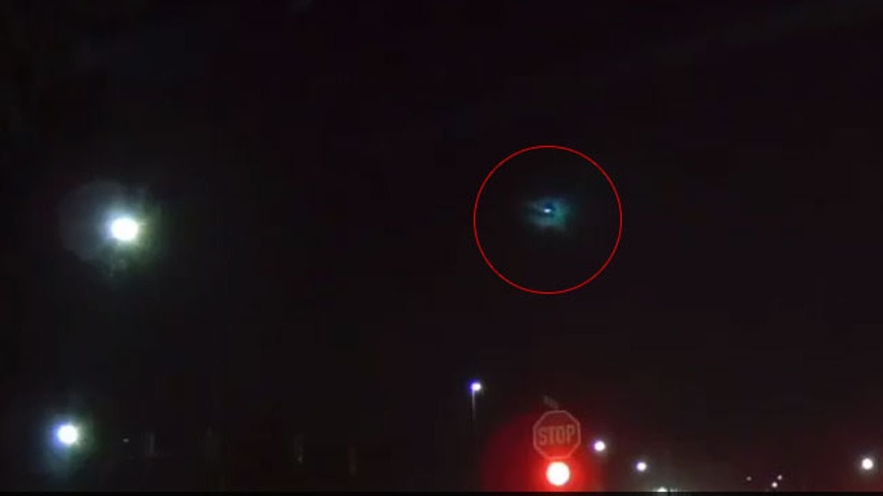 Watch: Mysterious 'Fireball' Streaks Through Sky In Germany - YouTube