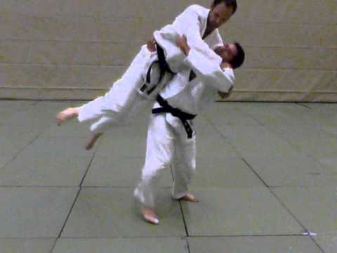 Utsuri-goshi in slow motion - Koshi-waza (Judo Oyten TSV Bassen e.V ...