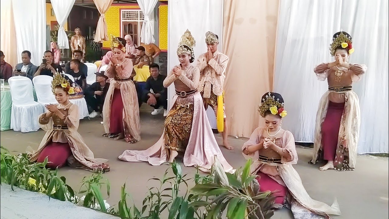 TARI PERSEMBAHAN BADAYA - (RAMA SHINTA) - YouTube