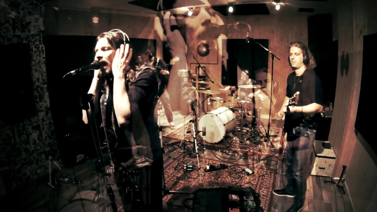 Full Houze - Two time boogie (live at studio) - YouTube