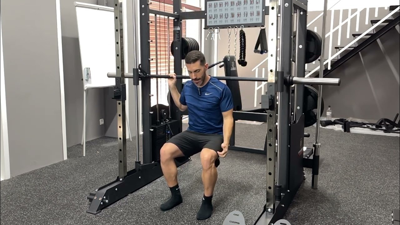 SENTADILLA MULTIPOWER para glúteos - YouTube