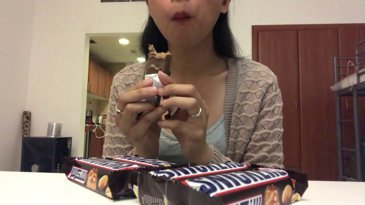 ASMR SNICKERS CHOCOLATE|NO TALKING|EATING SOUND|먹방 - YouTube