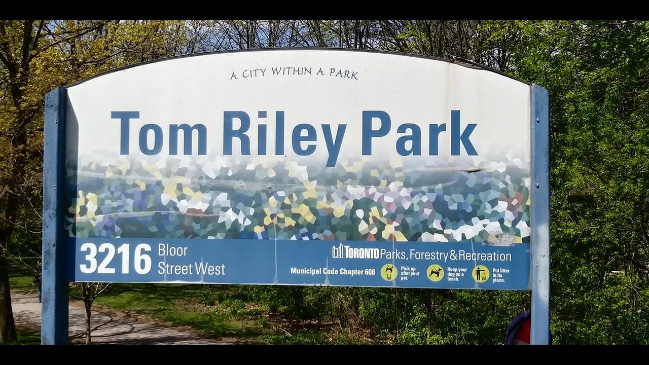 A quick ride through Tom Riley Park in Toronto. - YouTube
