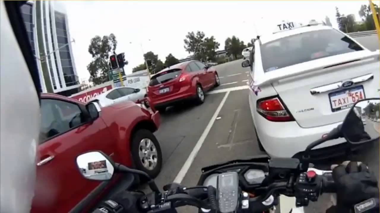 Undercover Traffic Enforcement Group officer pulling over people using ...