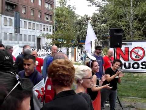 MANIFESTAZIONE NO MUOS A MILANO (28 SETTEMBRE 2013) - YouTube