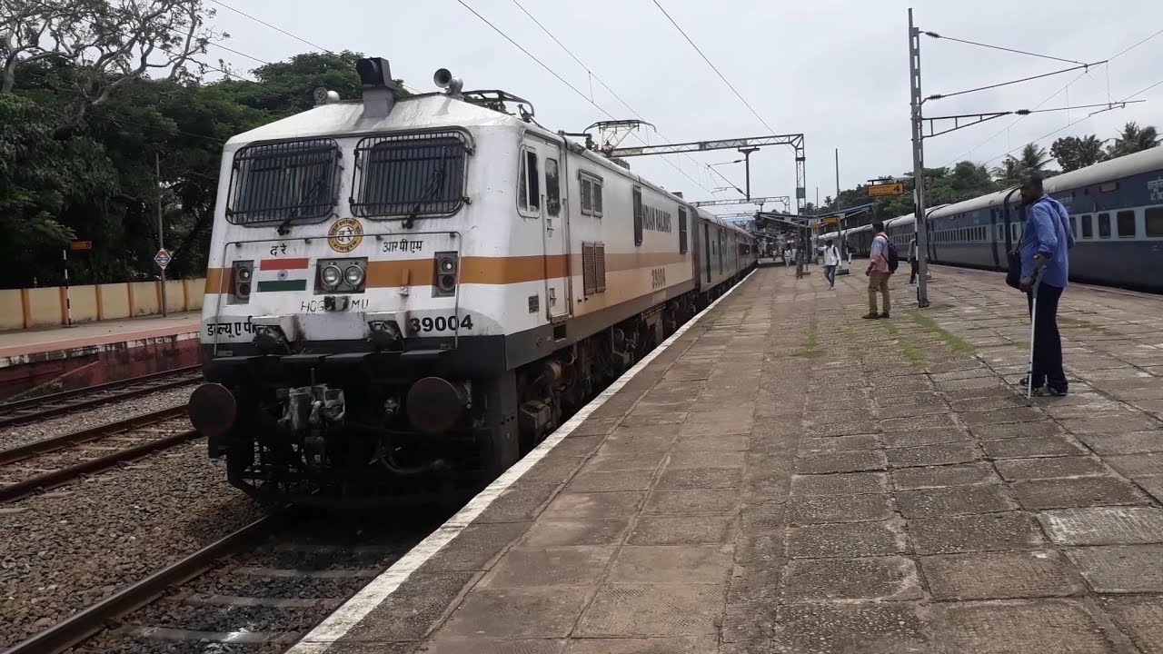 RPM WAP7 hauled 16526 SBC-CAPE Island Express | Varkala Sivagiri ...