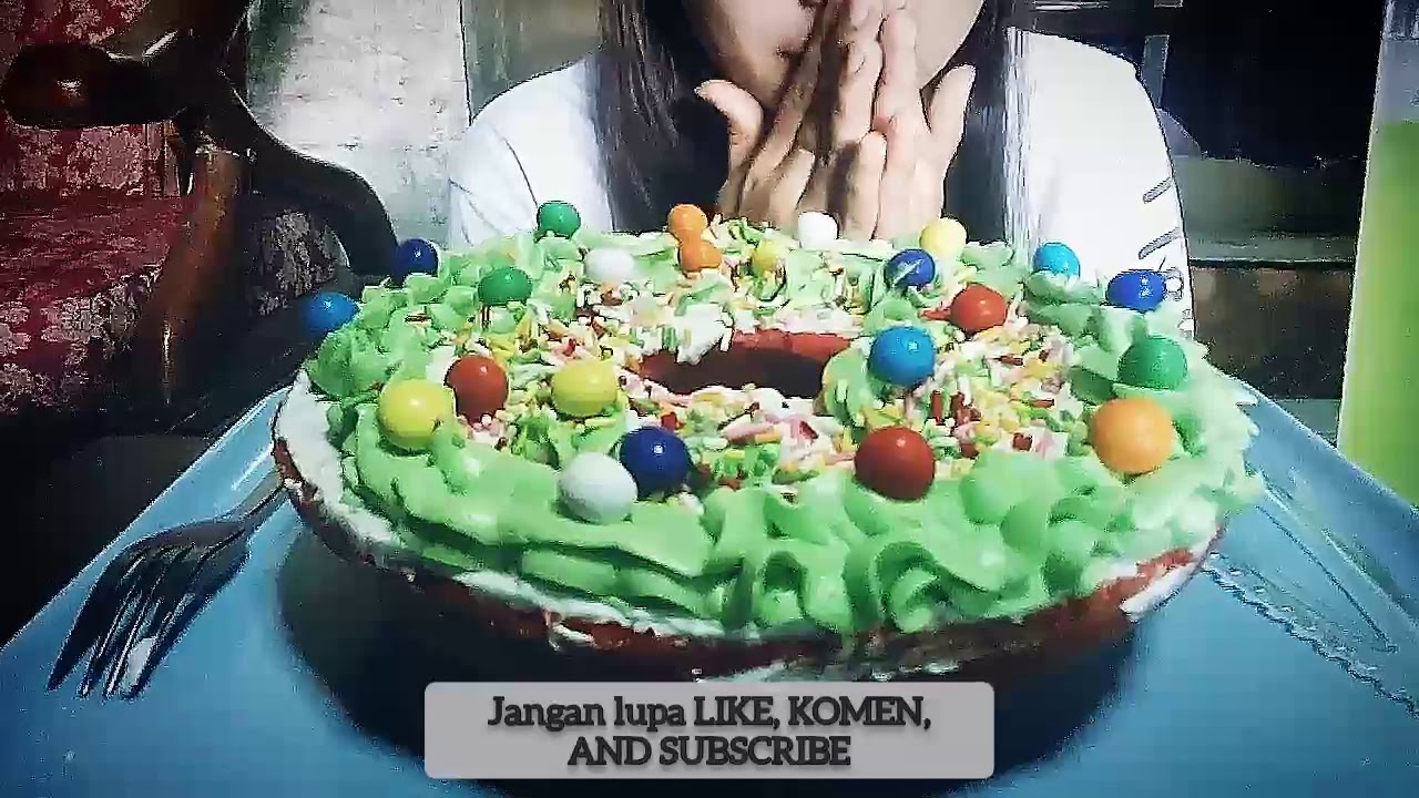Asmr eating " RAINBOW CAKE " buatan sendiri - YouTube