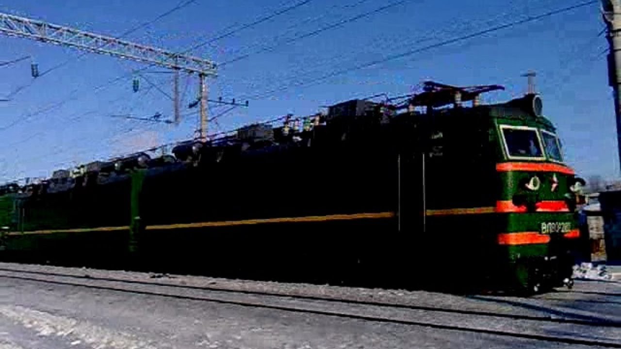 4.02.2012. ('Тройник'-'зелёнка' и 'налив'). 'ВЛ80С-2182/2177' c ...