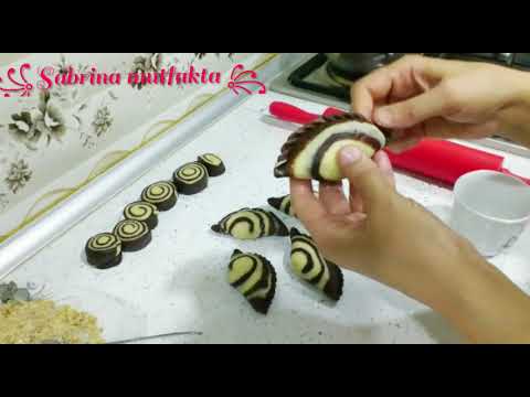 Cevizli Zebra Şekerbura Azerbaycan mutfağı.  Zebra dessert Azerbaijani kitchen