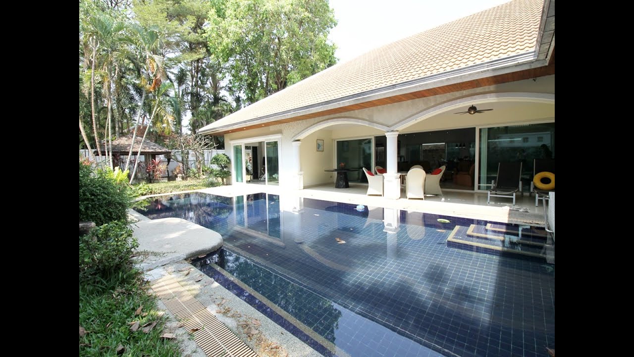 6 Bedrooms Pool Villa in the high-end village in the heart of Jomtien ...