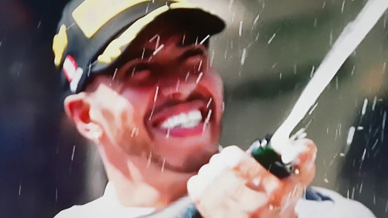 Daniel Ricciardo and Red Bull F1 team jump in pool at Monaco GP 2018 ...