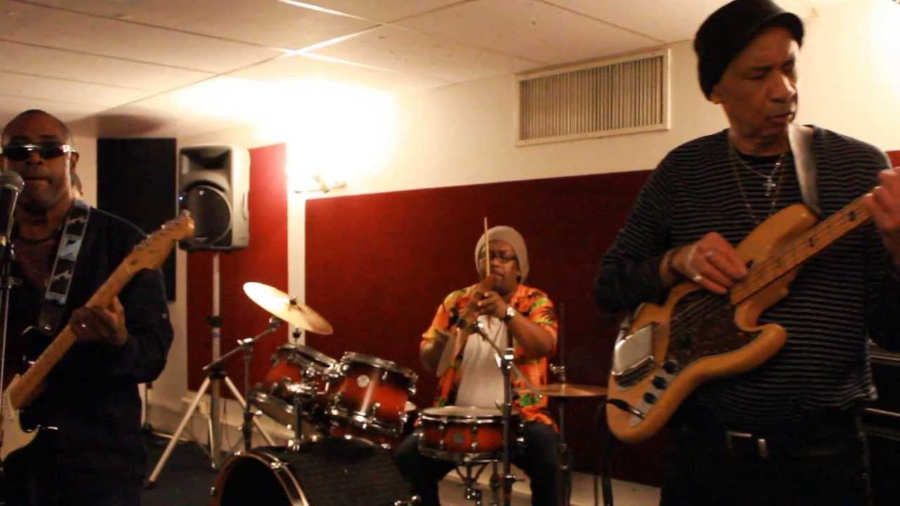 Justin BENARES - Biznès la mové - YouTube